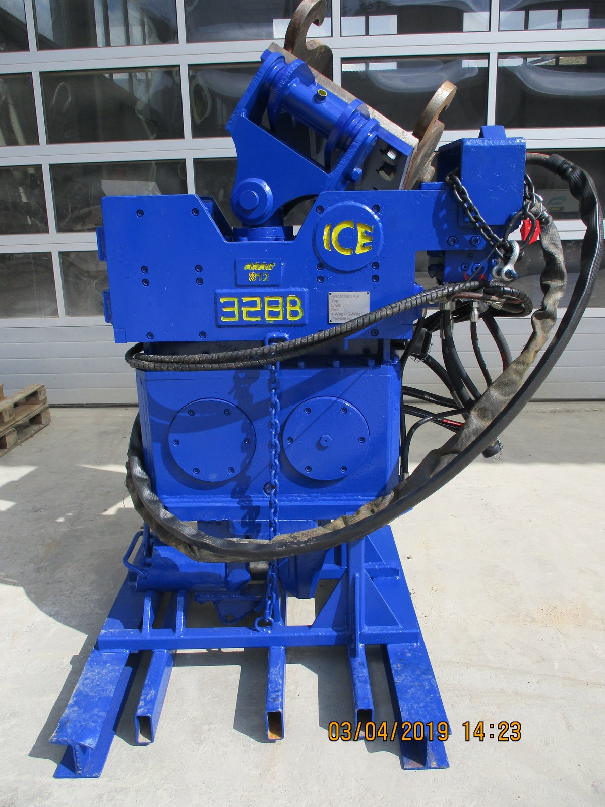 Spundwand Rammgerät ICE 328B mieten in Bern